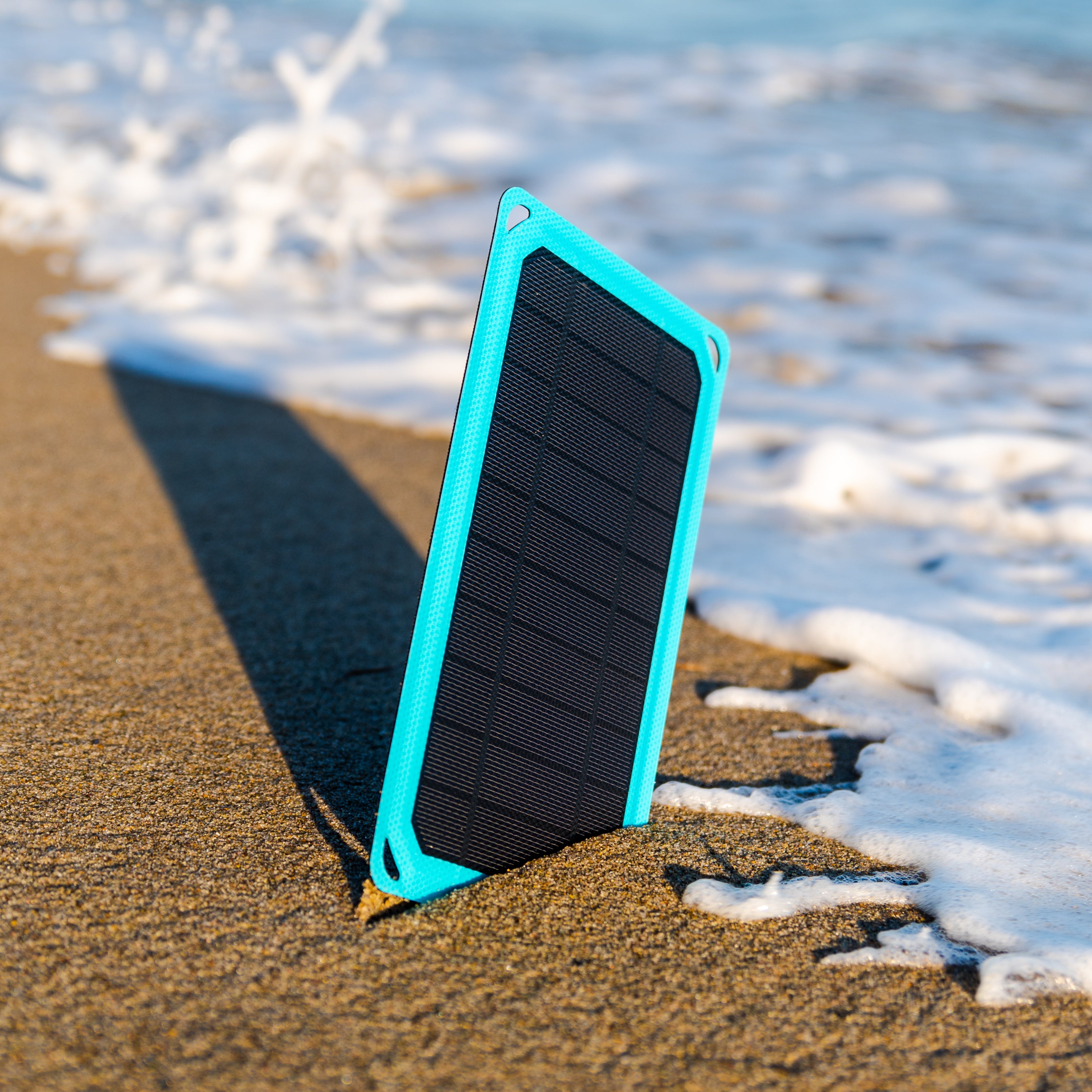 2 Solar Panels + 2 FREE Power Banks – Voltzy